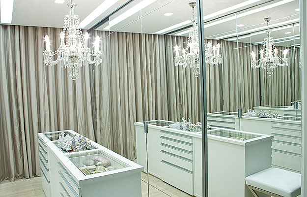 Peça fundamental na decoração, o lustre define o estilo de um ambiente ...