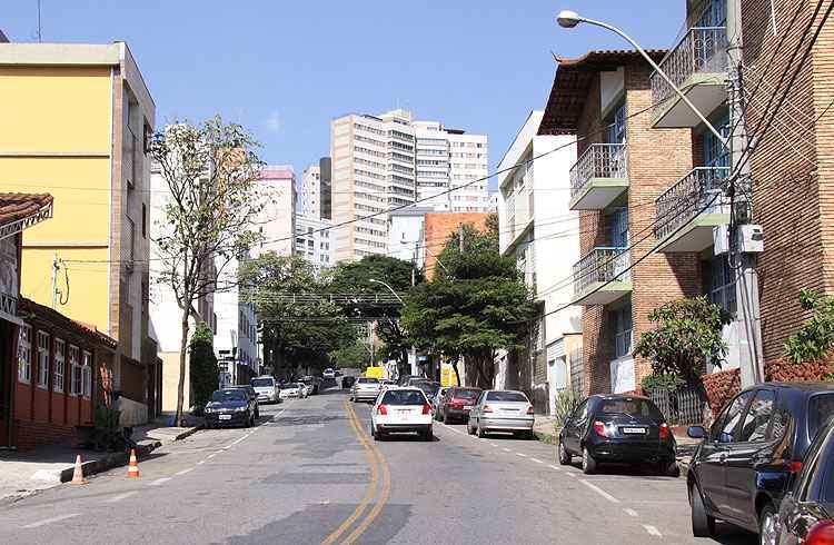 Comércio variado e opções de diversão atraem moradores e visitantes ao ...